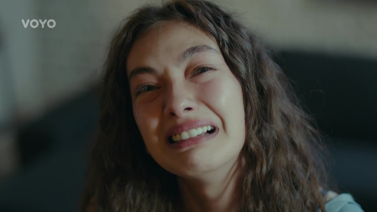 3. díl | 1. série | Velvyslancova dcera | Voyo